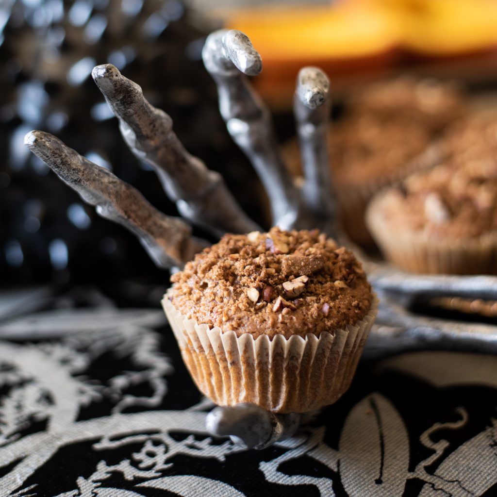 Pumpkin Coffee Cake Muffins » The Devil Wears Parsley